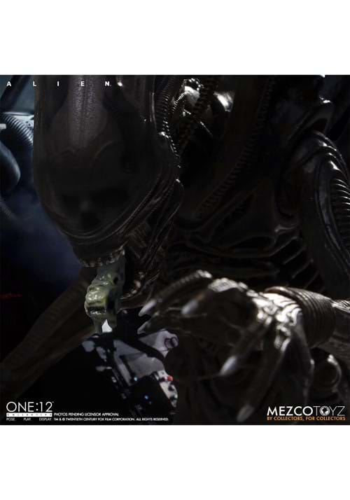One:12 Collective Alien Figure